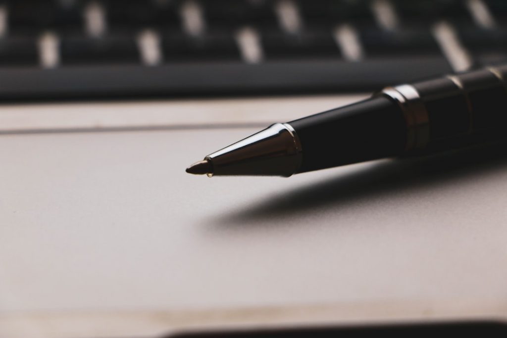 Writing a Novel With AI in 2025 — What Works, What Fails, and Real ...